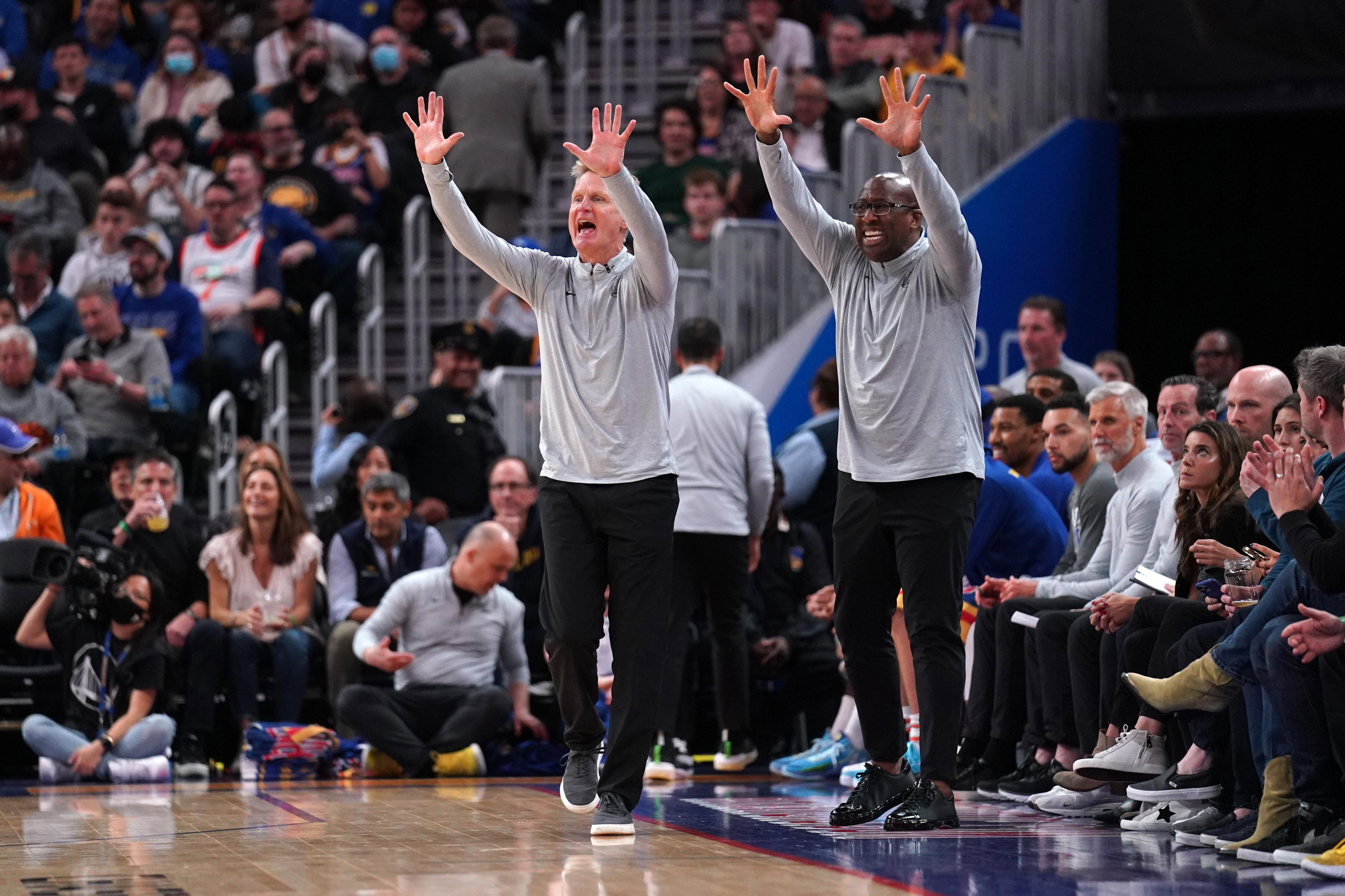 Mike Brown leans on experience with Steve Kerr amid Knicks' finals run