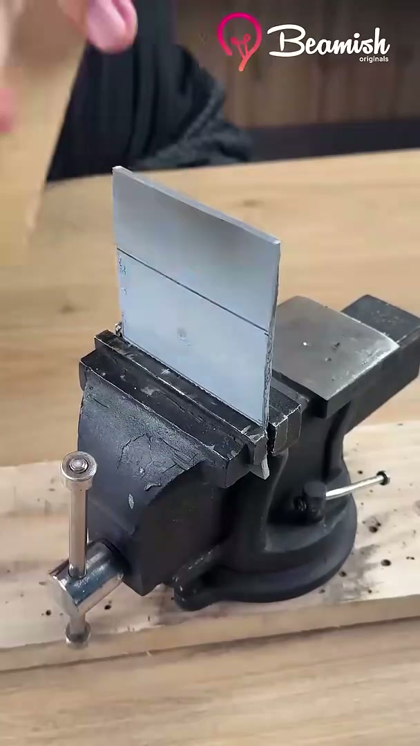 DIY axe holder made of plastic pipe #creative #axeholder #pipe #trick
