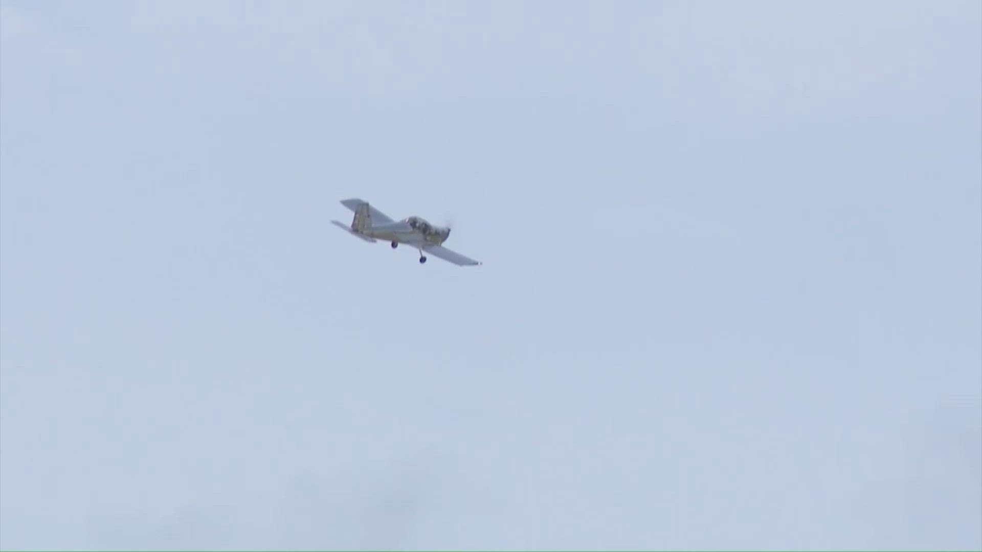 Texas high school students build functioning plane