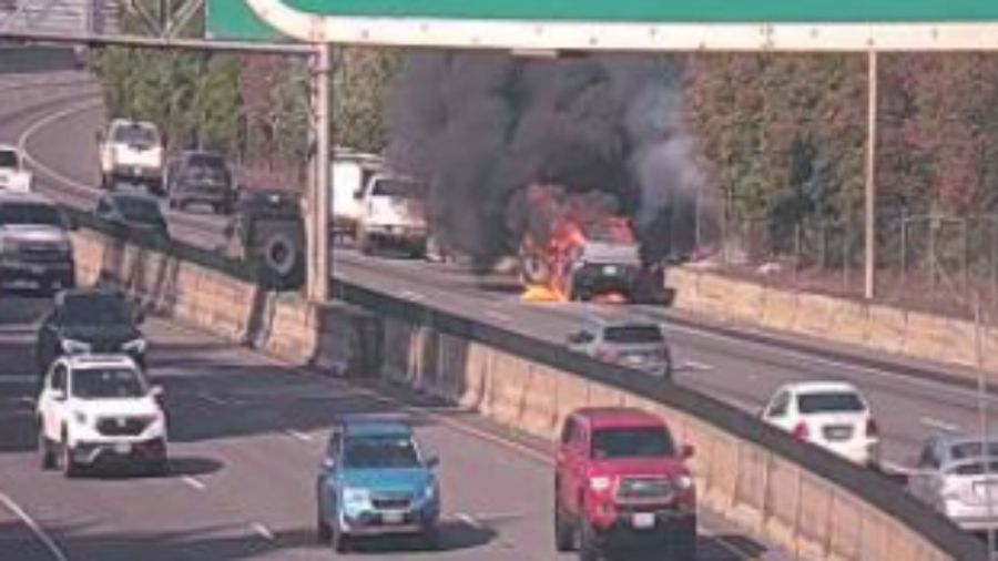 I-5 car fire stops traffic on in Southwest Portland, one person ...