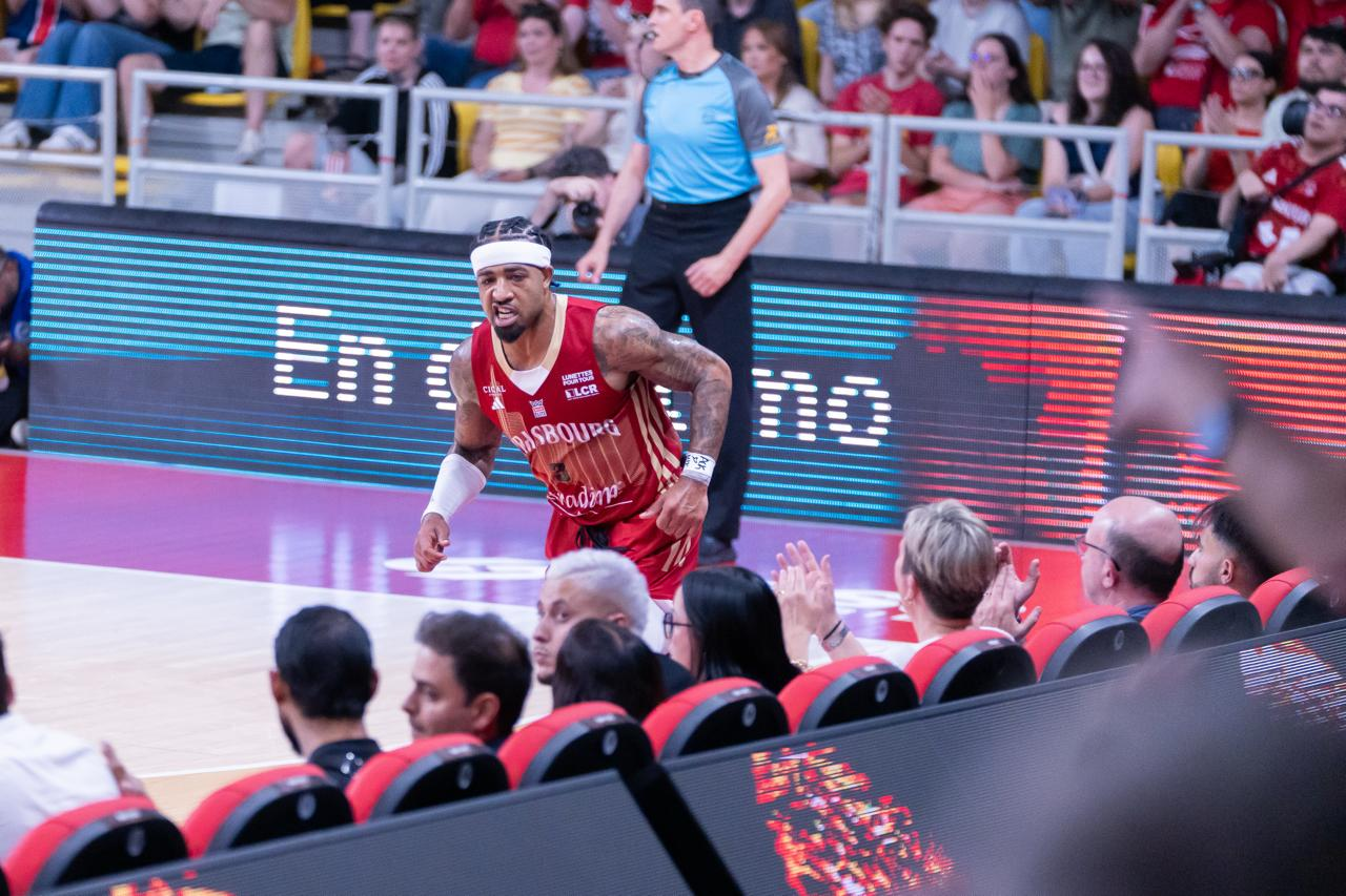 Strasbourg plie mais ne rompt pas : Marcus Keene arrache un match 3 ...