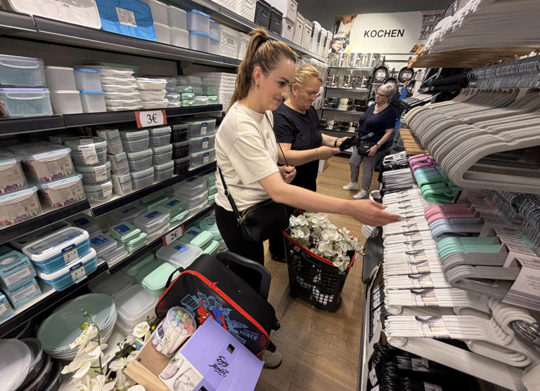 Woolworth lockt ins Siegerland Center - Ansturm schon zur Ladenöffnung ...