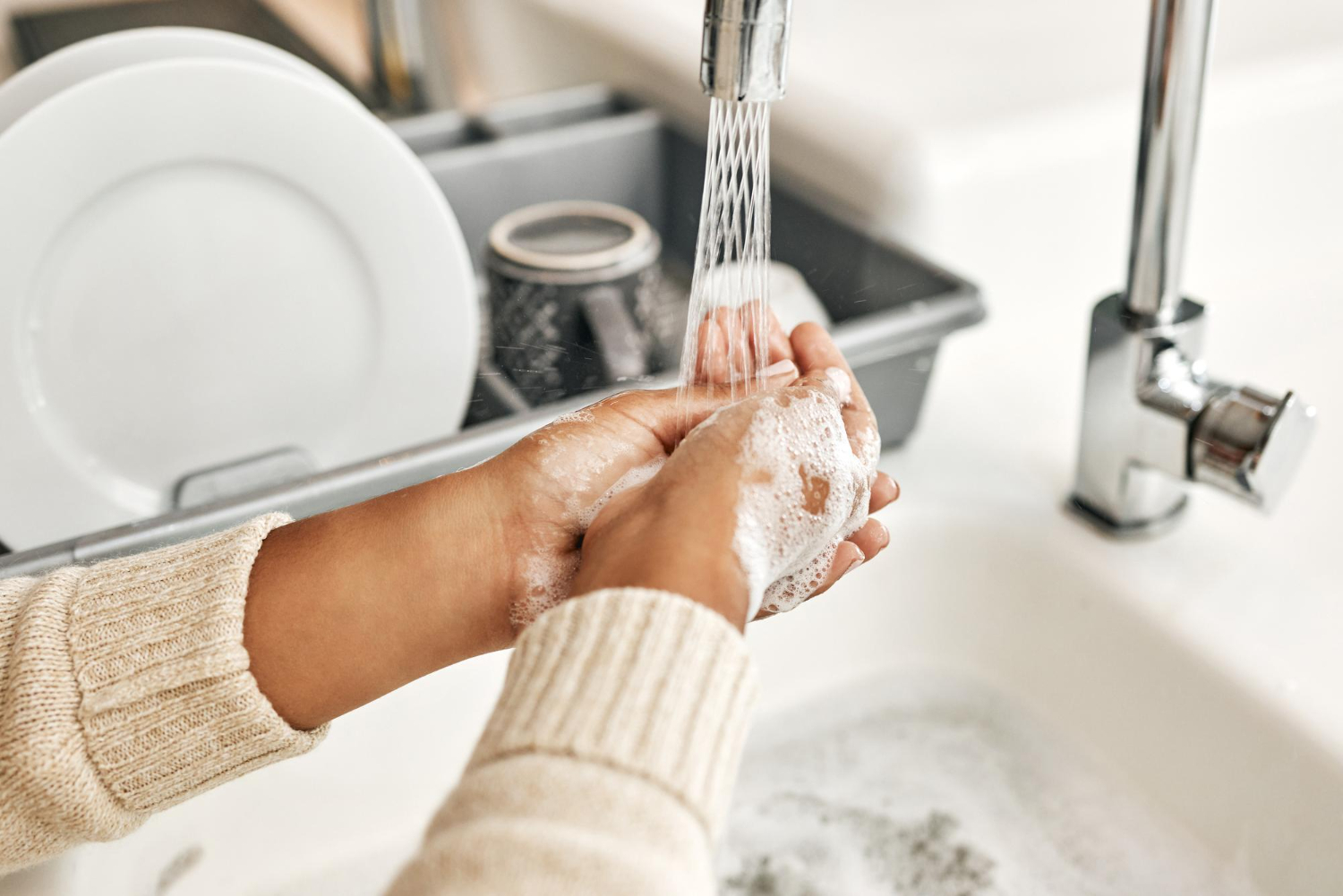 The everyday things experts say you should wash your hands after touching