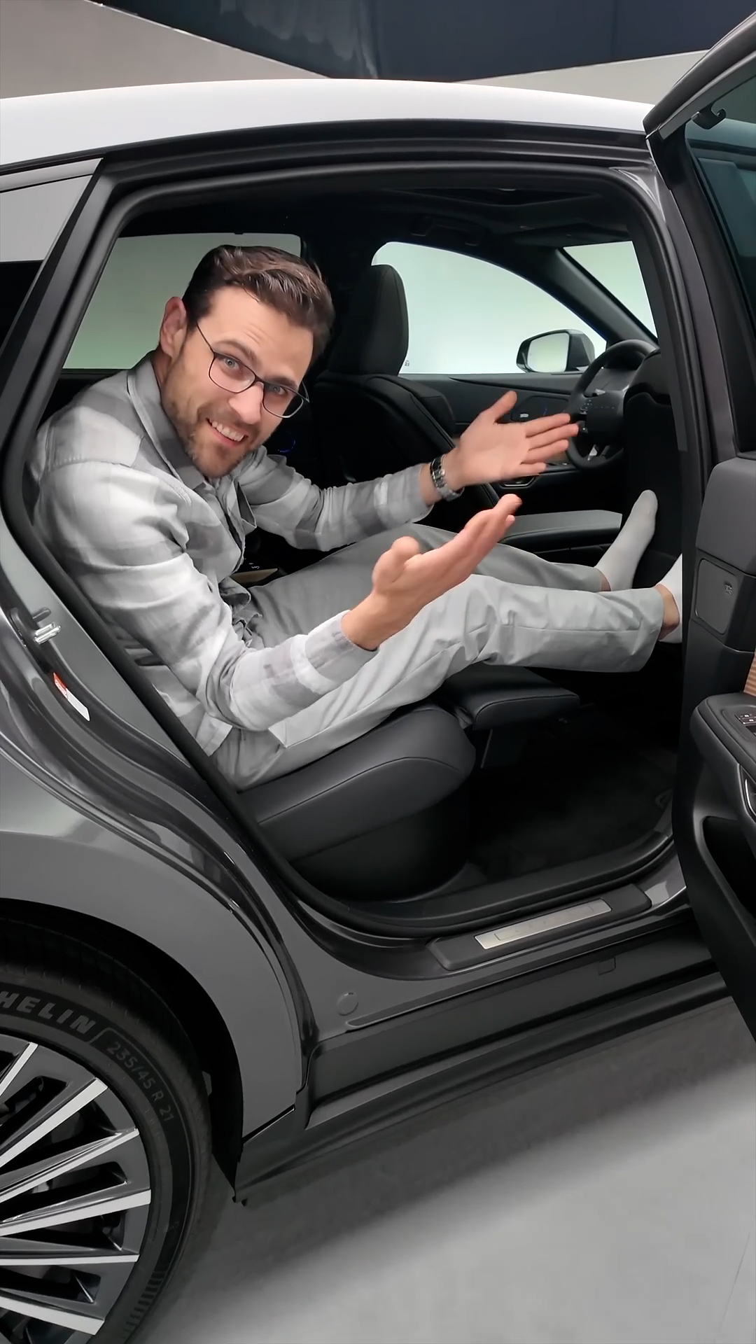 Lexus ES rear seats with a business class vibe