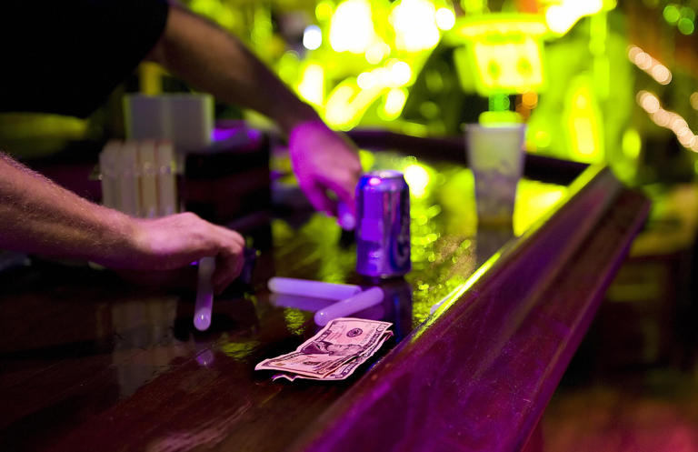 US host city restaurants to add tips to bills during World Cup