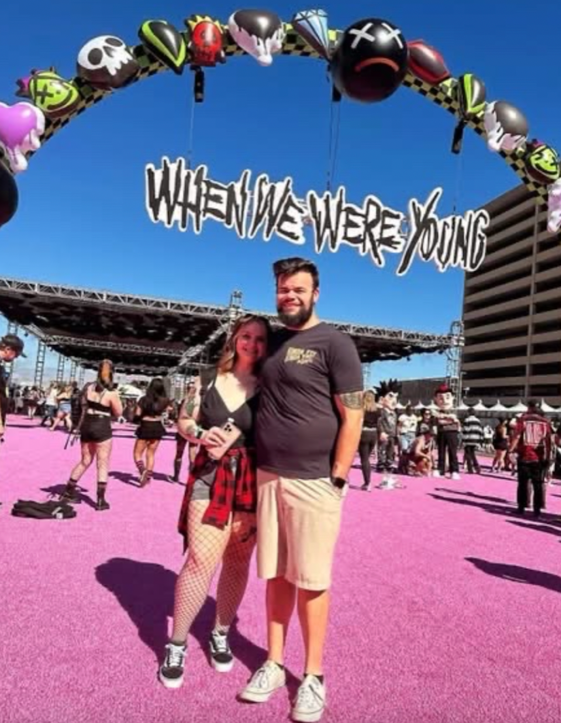 28-year-old dies after being kicked in the head by crowd surfer