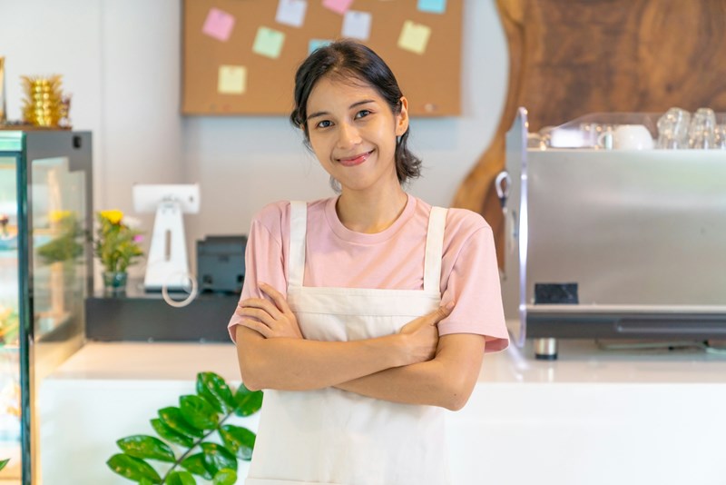 College cafeteria employee gets back at micromanaging manager with just ...