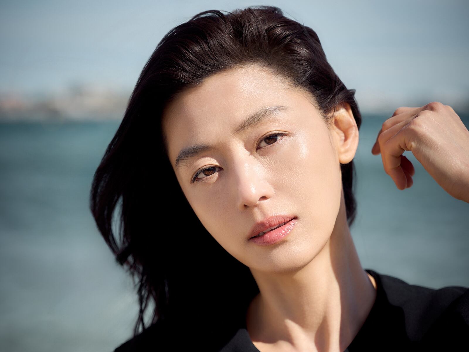 Jun Ji-hyun returns to screen in Yeon Sang-ho's zombie hit Colony