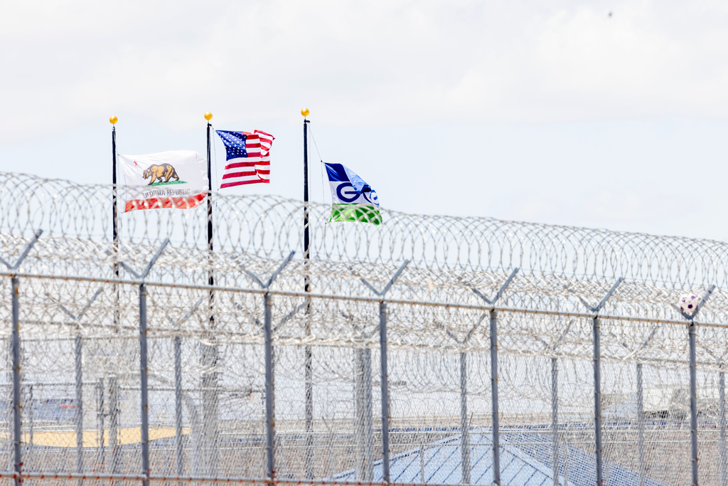 ICE detainee died from COVID-19, autopsy shows