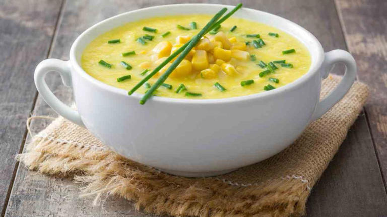 Cómo hacer en casa la clásica crema de elote de las fiestas de salón ...
