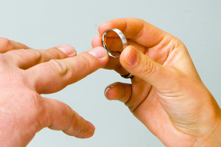 Man lost his wedding ring on his honeymoon. Then his wife paid someone ...