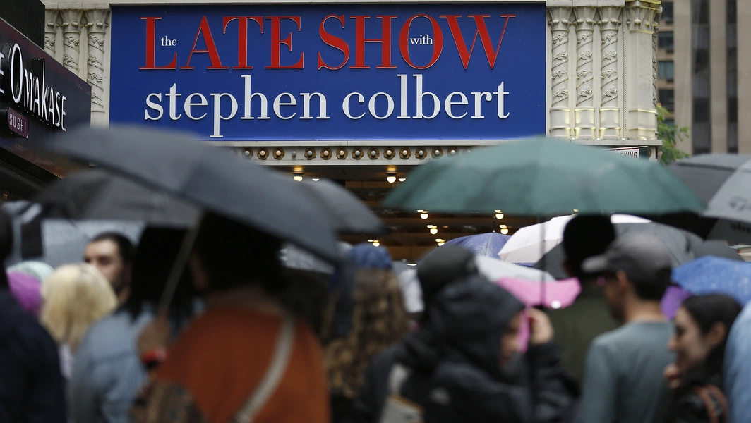 'Comics Unleashed' ratings plunge after Colbert finale high