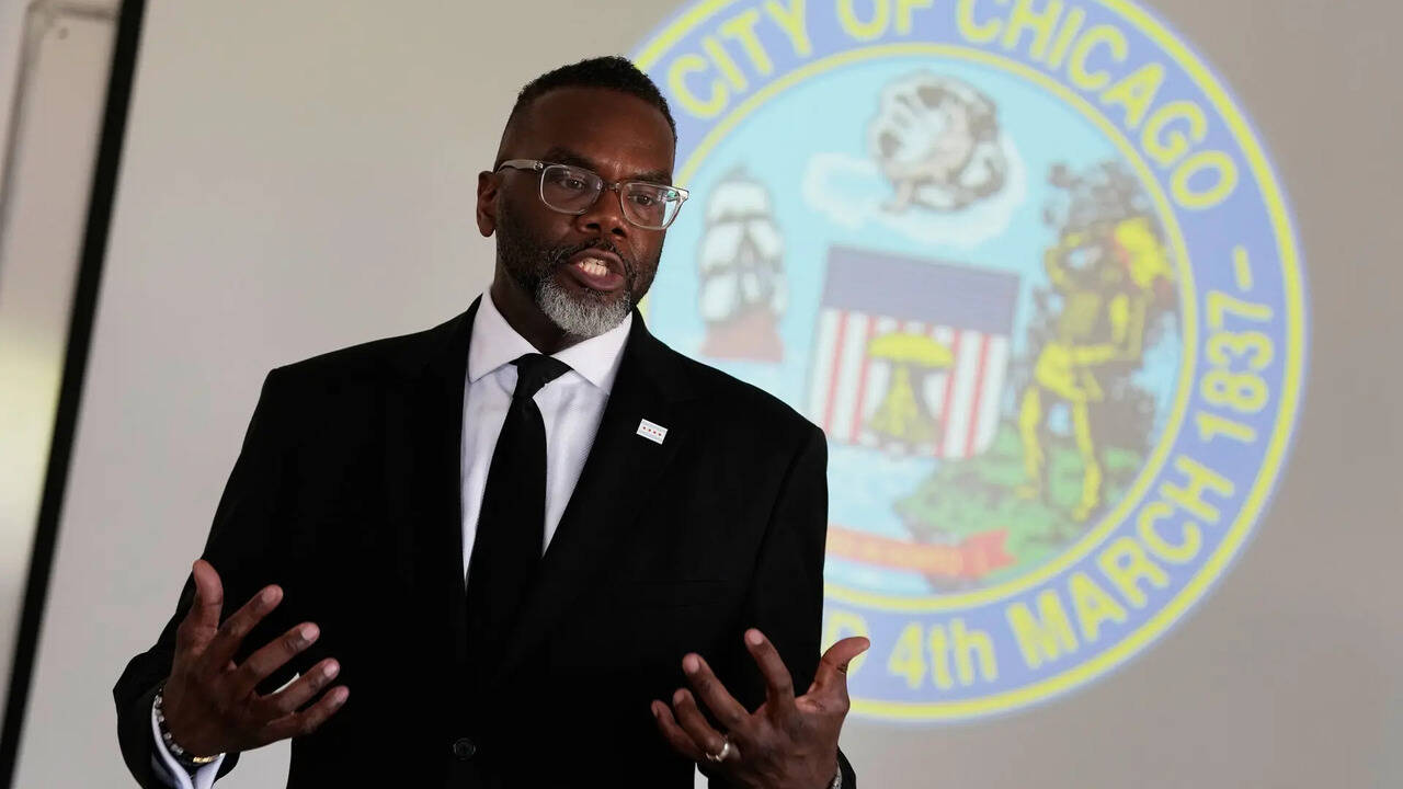 Chicago Mayor Brandon Johnson and Pope Leo XIV discuss shared values ...