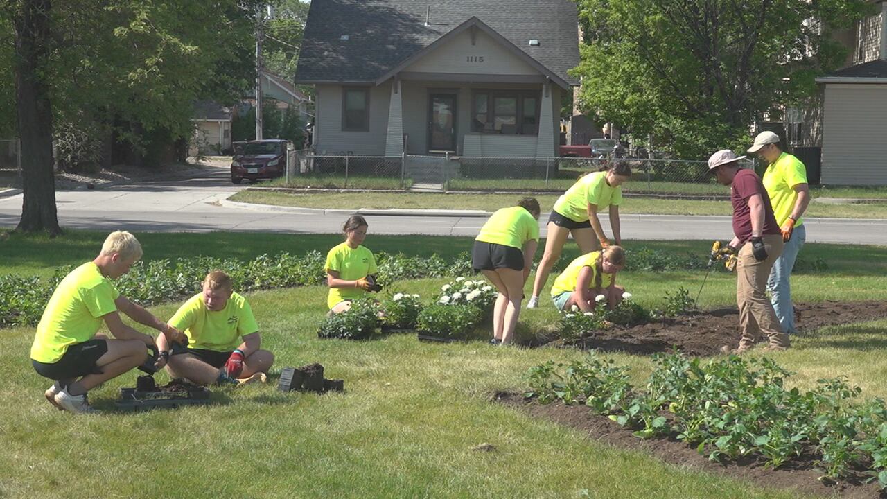 Rapid City planting 20,000 flowers in patriotic color scheme across parks