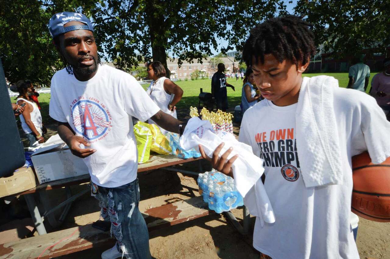 Bridgeport cop who fatally shot Dyshan Best said activist's posts left ...