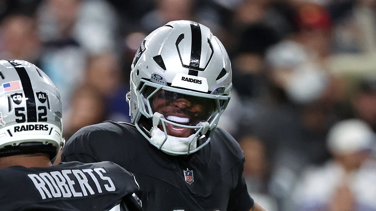 Raiders veteran hit with eye-opening label amid trade talk