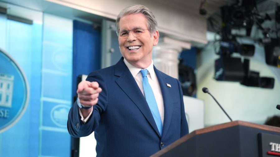 Bessent Fields 2028 question during White House briefing