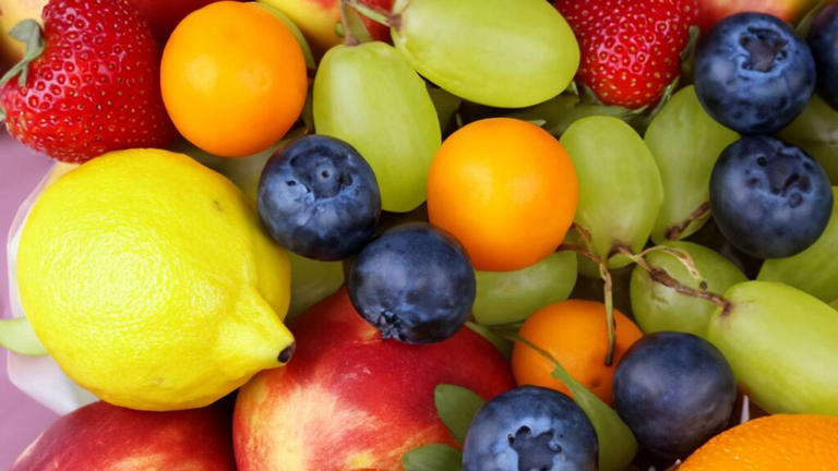 O que torna o açúcar presente nas frutas menos prejudicial à saúde do ...
