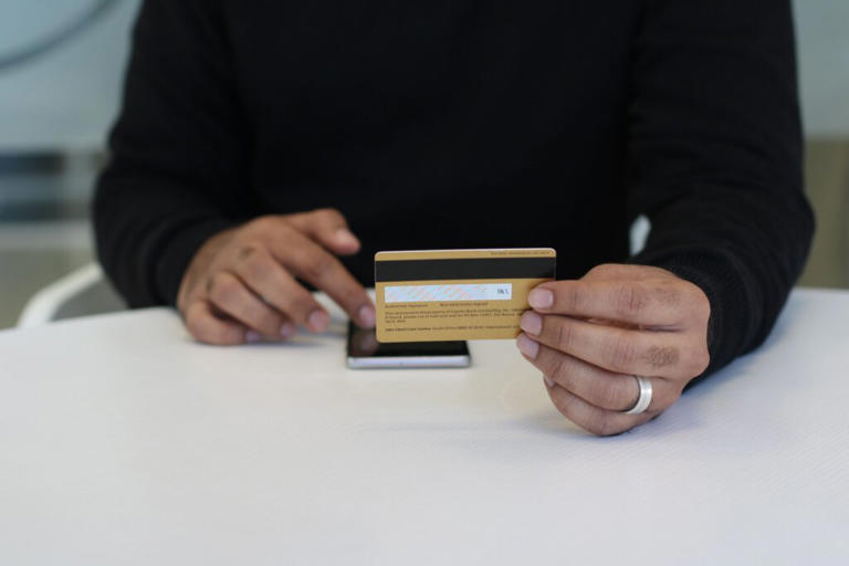 Scammer used AI-generated US Marshal badge to steal $69,000 from ...