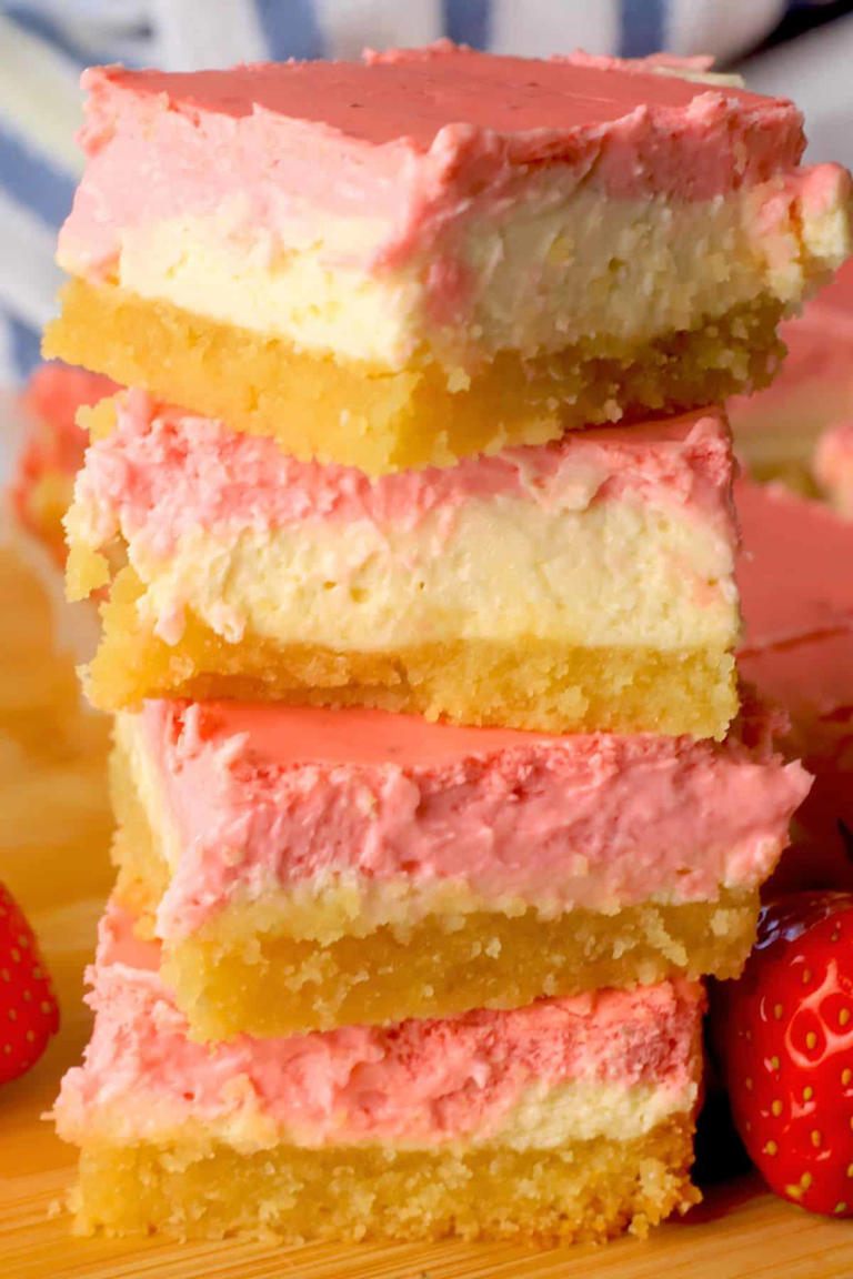 Low carb strawberry cheesecake bars (almond flour crust)