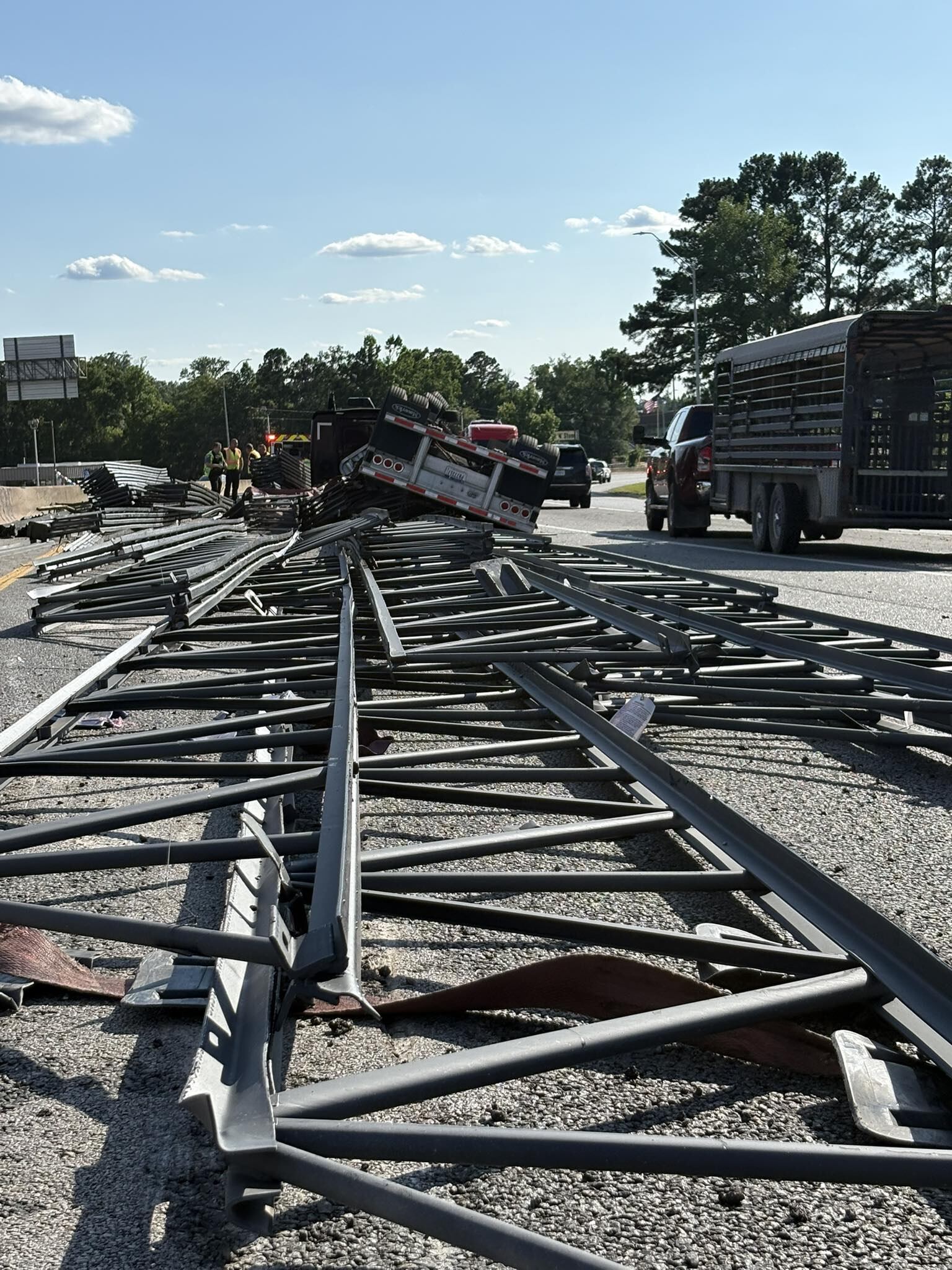 Traffic alert: Overturned 18-wheeler blocking SB traffic in 2200 block ...