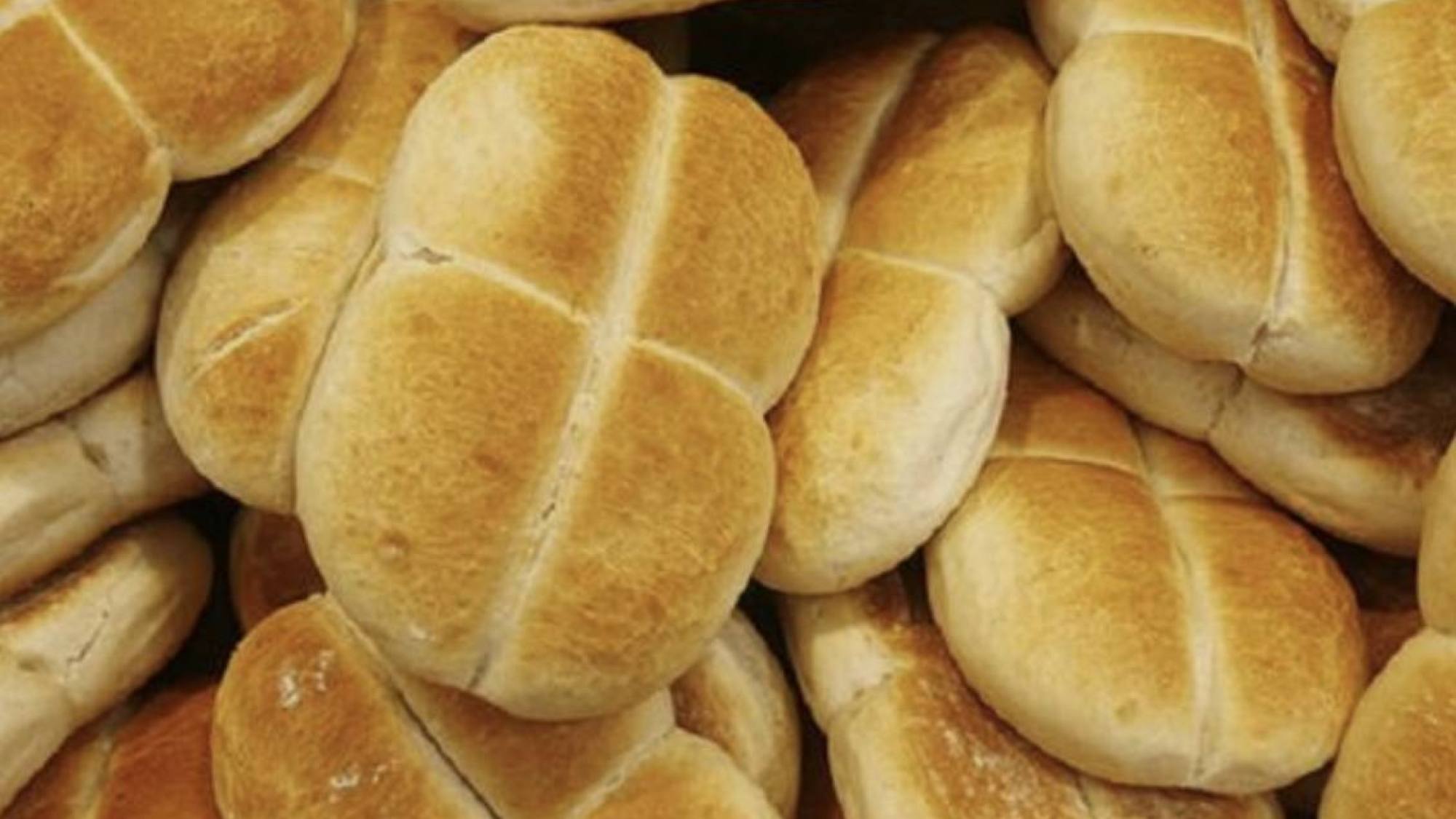 Proyectan terrible alza del precio del pan: el kilo subiría a $3.500