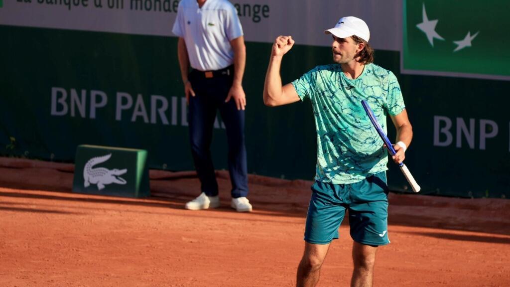 Ténis: Jaime Faria na terceira ronda de Roland-Garros