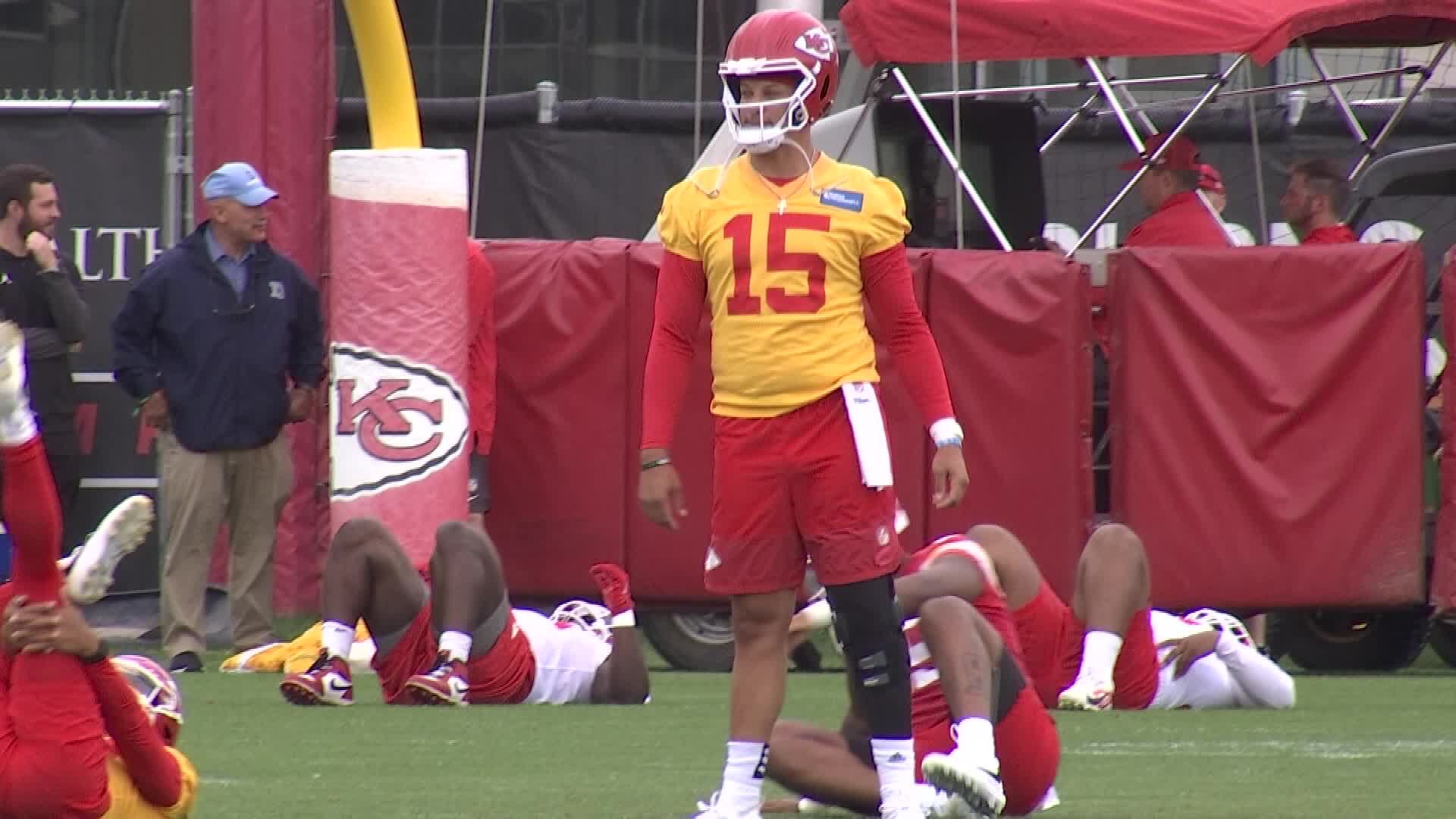Mahomes says OTAs provide added juice as ACL rehab continues