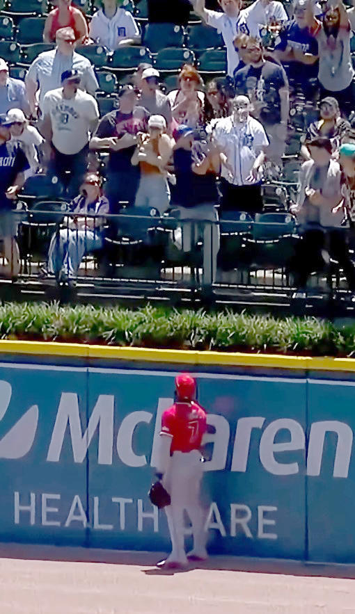 Tigers outfielder’s home run leaves fan covered in drink