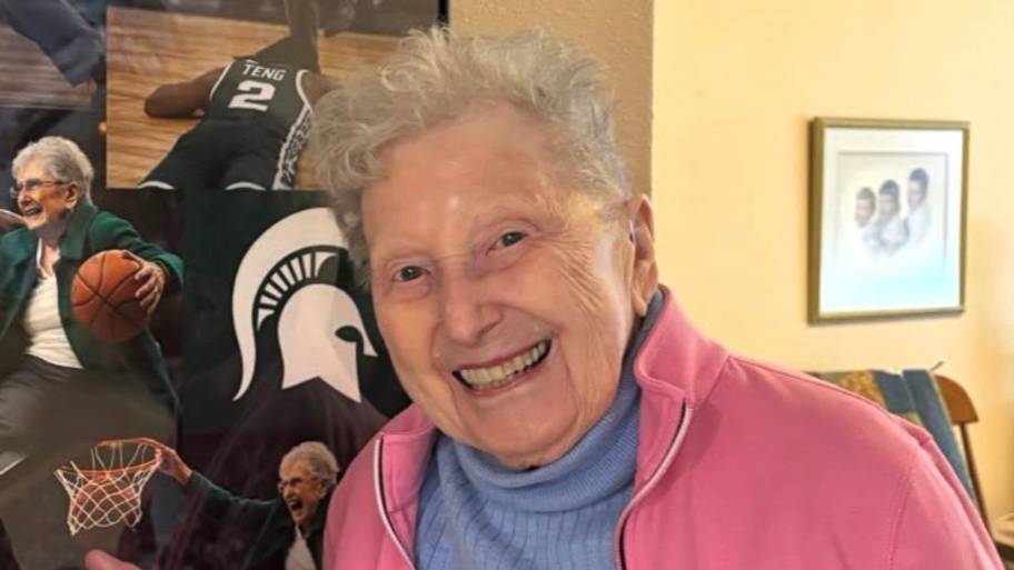 Mother of MSU's Tom Izzo, Dorothy, dies at 100