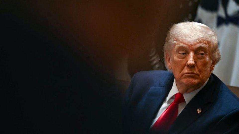 Trump vuelve a demandar por US$ 10.000 millones al WSJ por reportaje ...