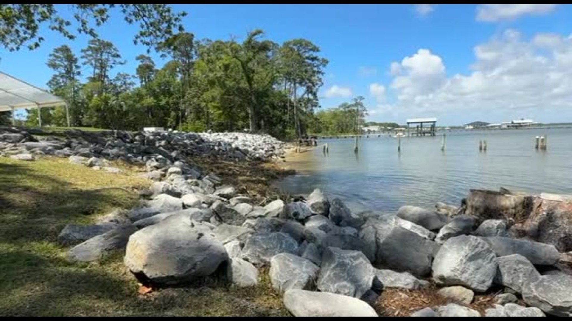 Vetro e mare a Orange Beach in Alabama, l'arte giovane della Wolf Bay