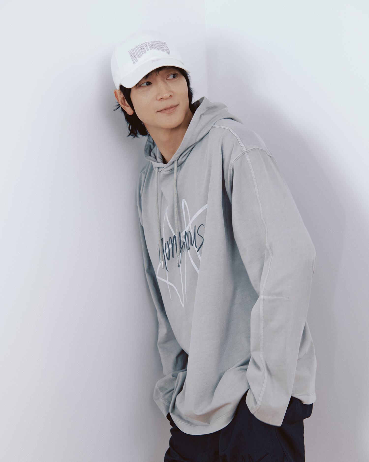 Gang Dong-won stars as 2000s idol in 'Wild Sing'