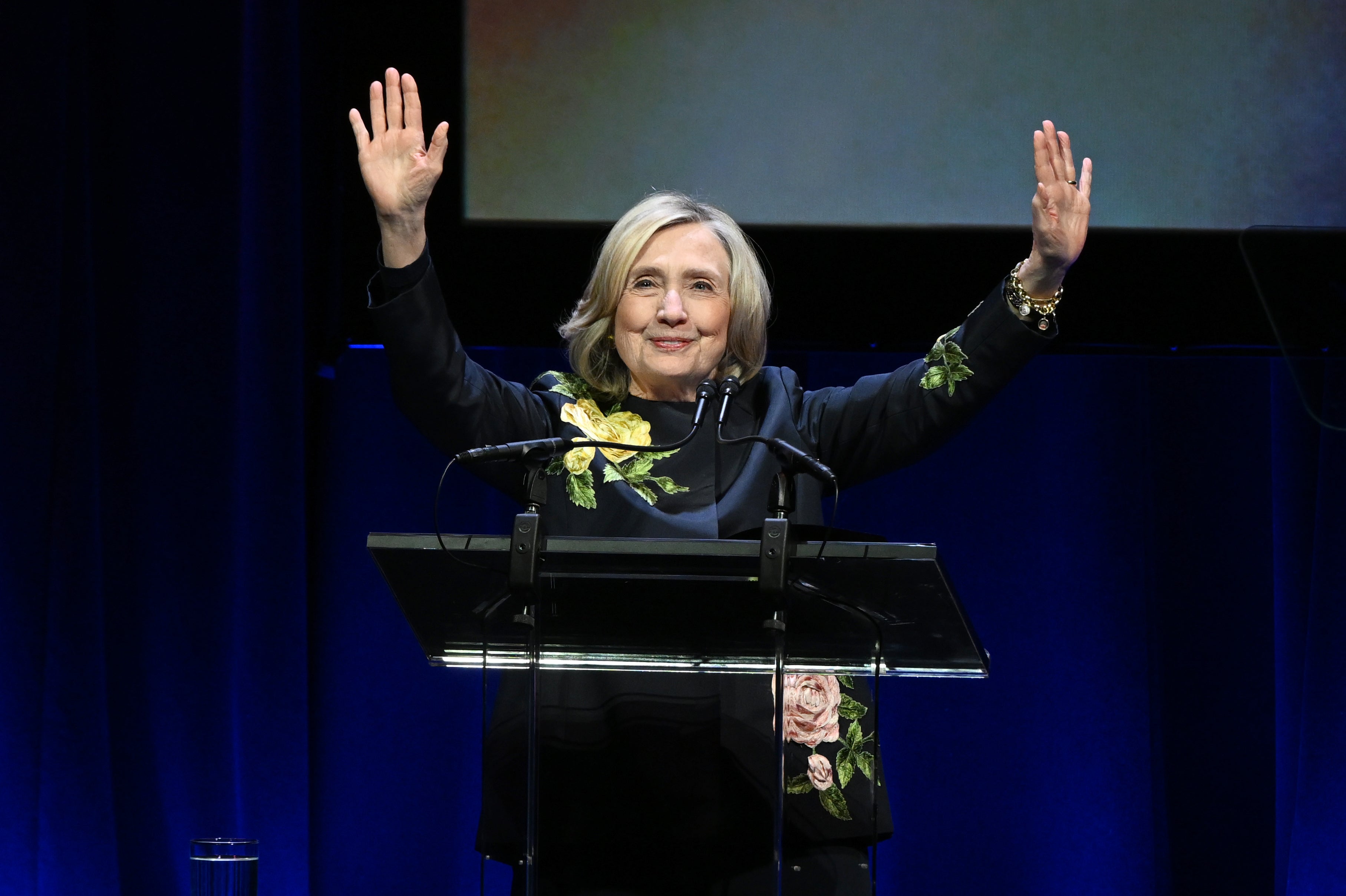 Hillary Clinton mocks proposed Trump $250 bill