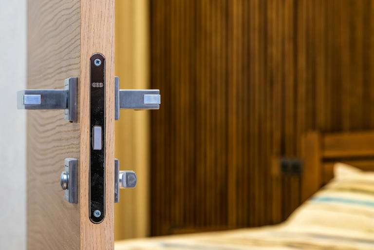 12 household rules that were once considered normal are now illegal