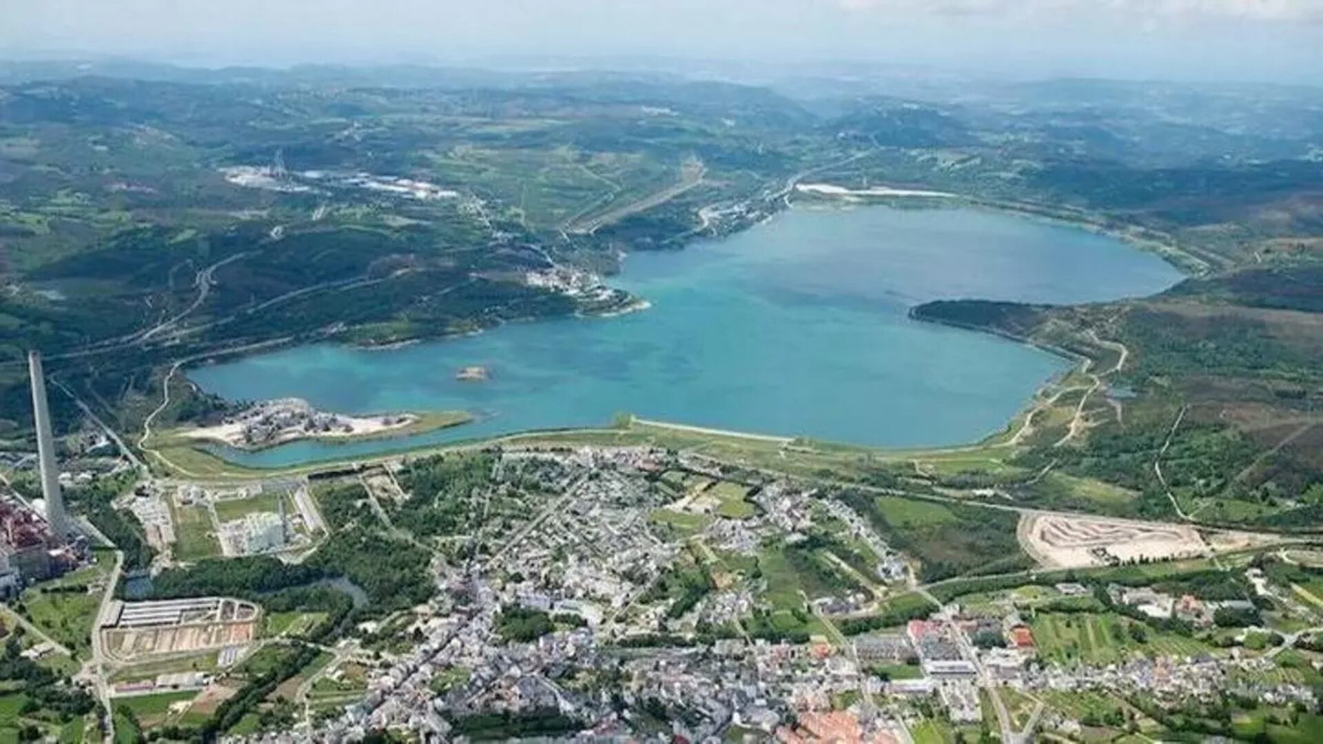 Construyen el lago artificial más grande de Europa: abarca más de 18 km ...