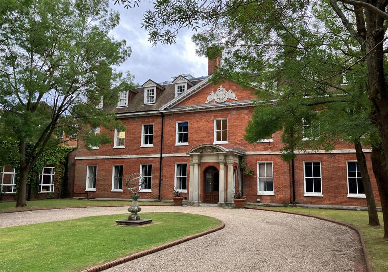 Flat plans for former Bromley Civic Centre and Bromley Palace ...