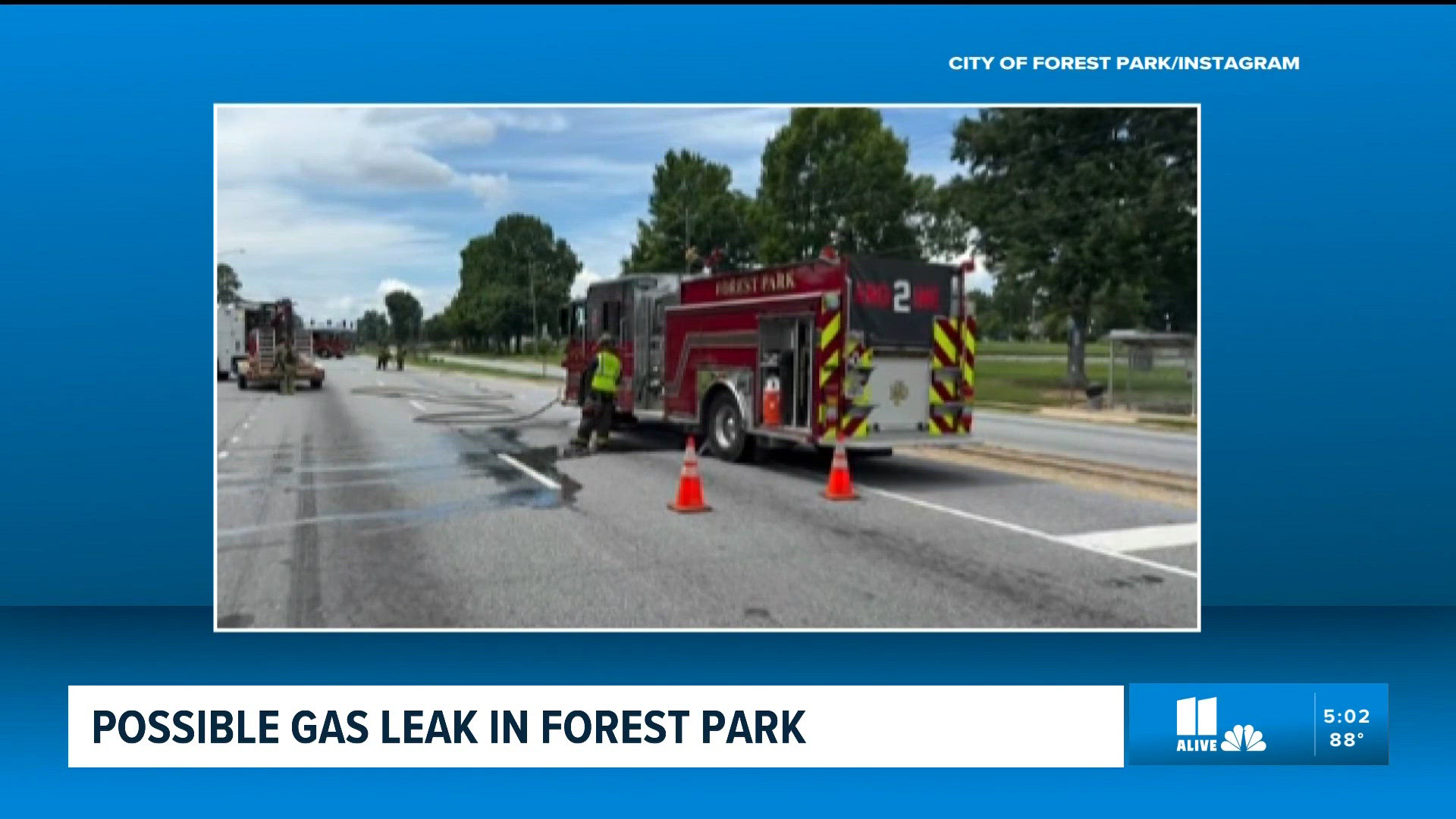 Gas leak in Forest Park closes roadway