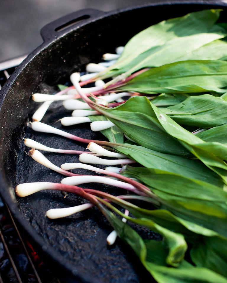 How to tell spring onions, scallions, garlic scapes, leeks, and ramps apart
