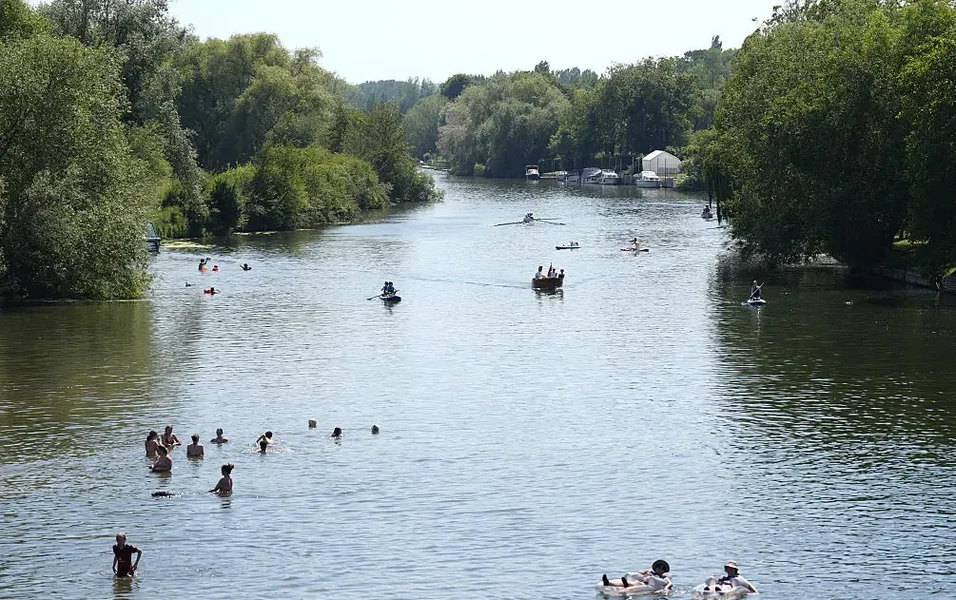 UK heatwave death toll rises to 11 amid safety warnings