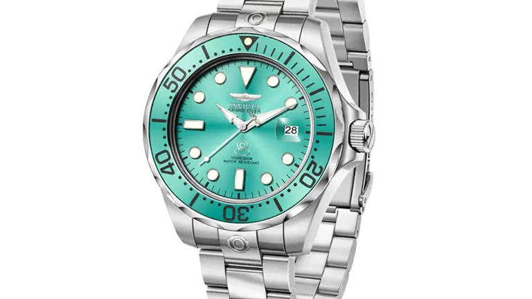 Get Invicta's robin's egg blue diver watch for only $140 - save $955 today!
