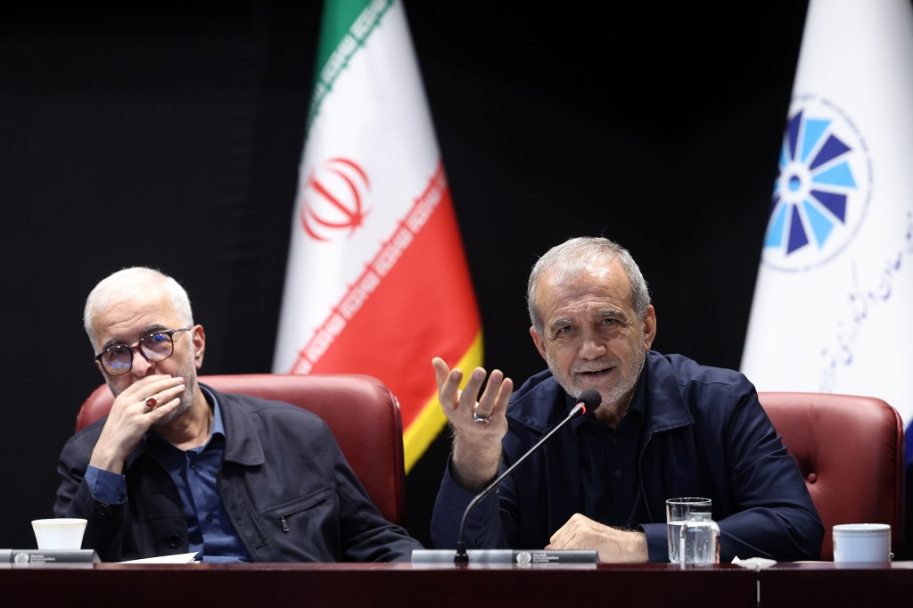US and Iran negotiators reach 'tentative' agreement to extend cease ...