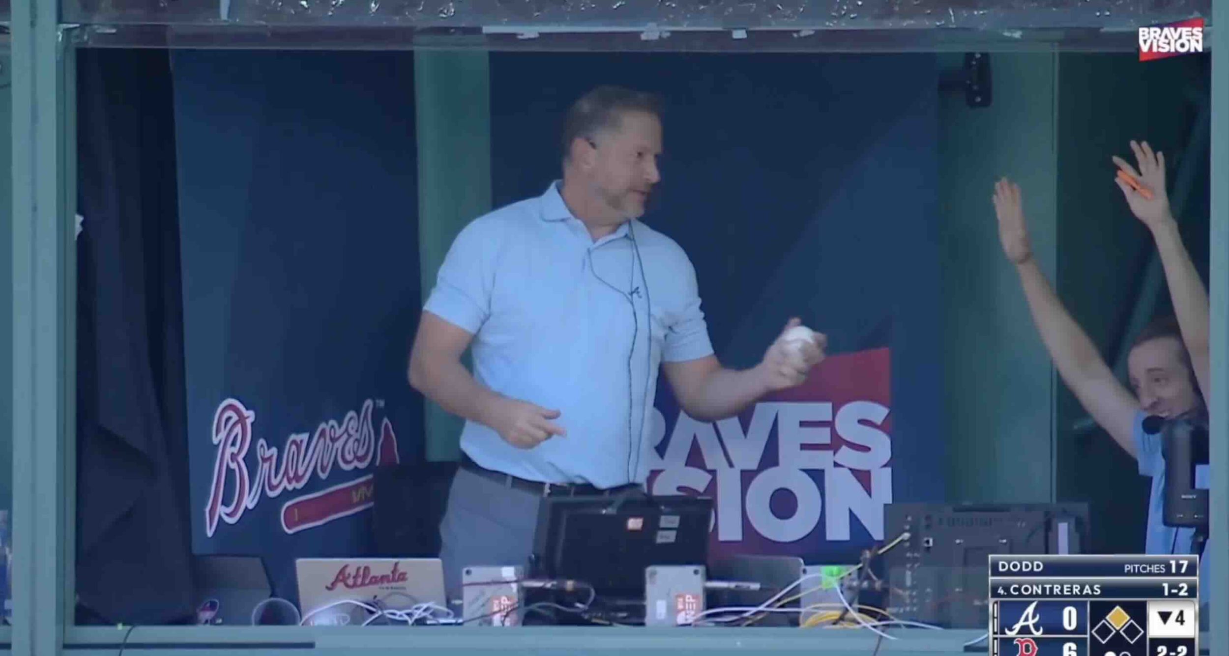 MLB broadcaster makes impressive catch