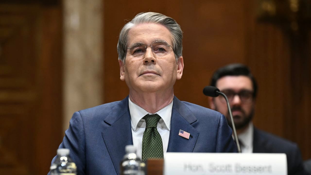 US imposes fresh sanctions on Iran's military oil sales, Treasury says