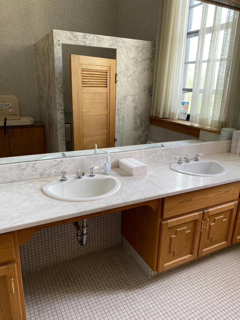 Sask. legislature adds dedicated washroom for female MLAs after 114 years