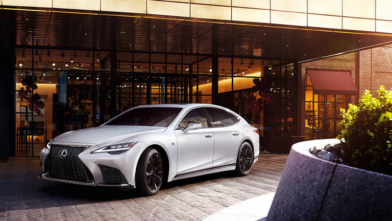2025 Lexus LS