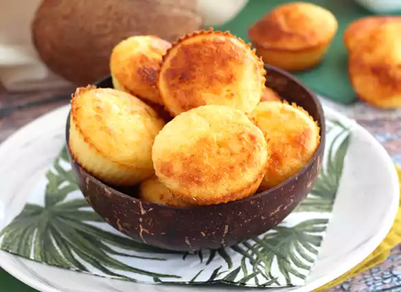 Brazilian coconut muffins - queijadinhas