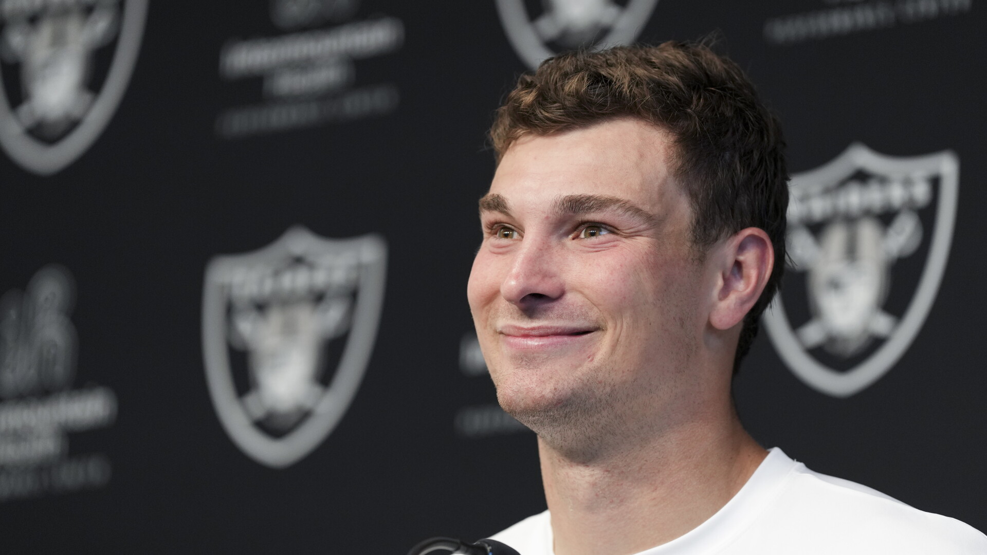 Raiders OC Andrew Janocko: Fernando Mendoza wants to come in, grind ...