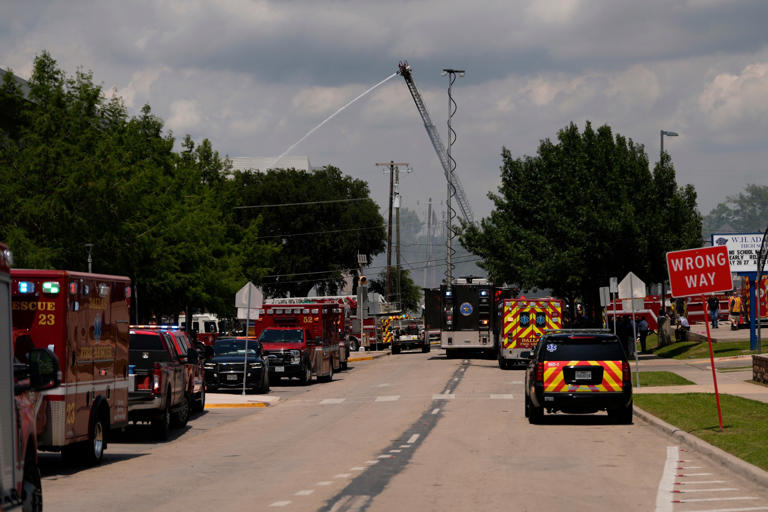 Photos: 11 missing after Dallas apartment explosion