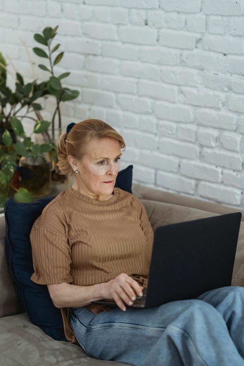 11 common things making you look older without realizing it